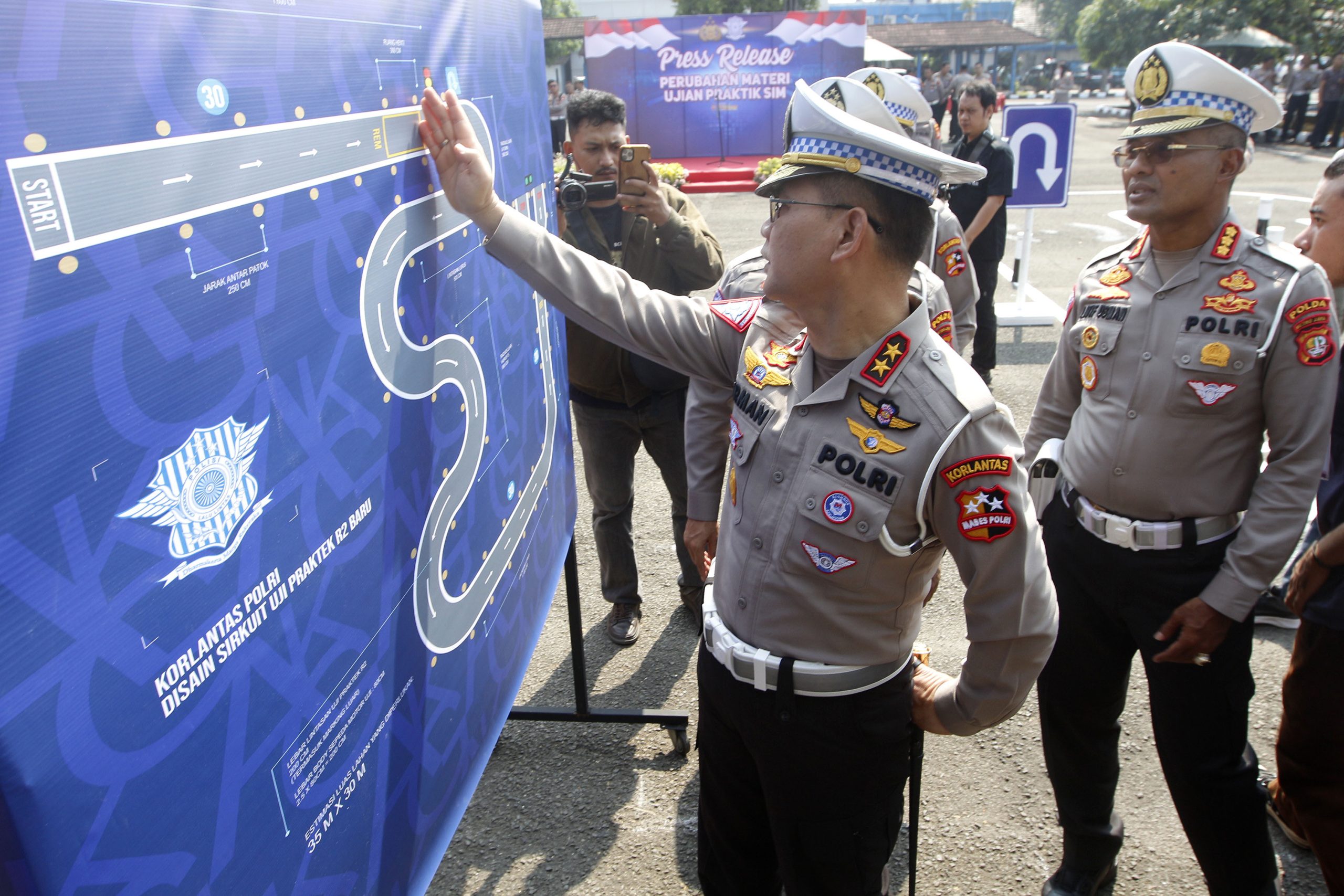 Melihat Uji Coba Ujian Praktik SIM C Terbaru - Berita dan Foto dari ...