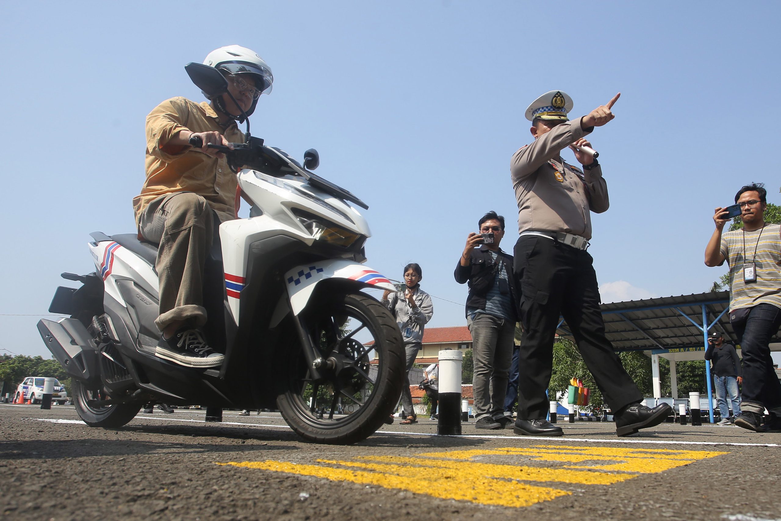 Melihat Uji Coba Ujian Praktik SIM C Terbaru - Berita dan Foto dari ...