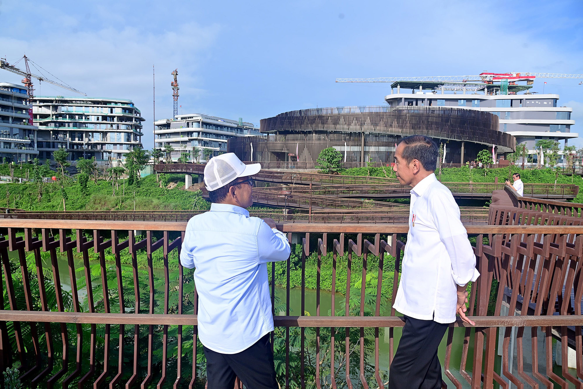 Plaza Seremoni Sumbu Kebangsaan Simbol Keharmonisan IKN
