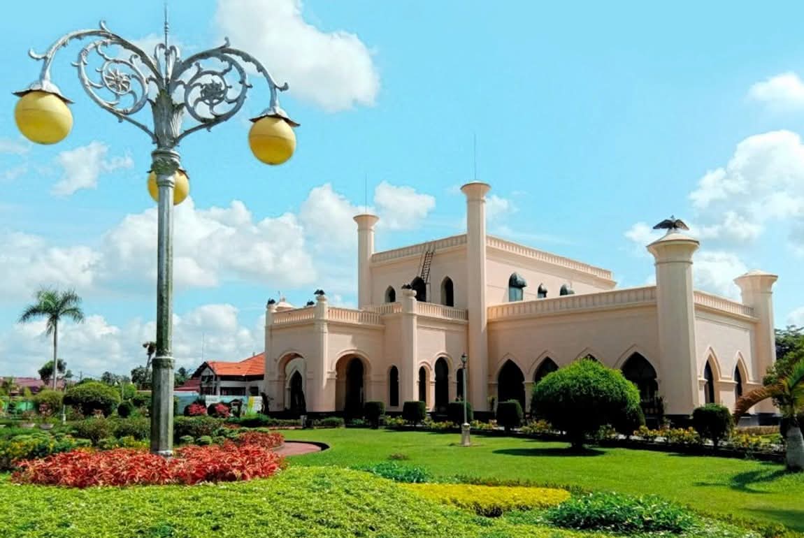 Disahkan Pemerintah, Istana Siak Resmi Jadi Museum Nasional - Sumber ...